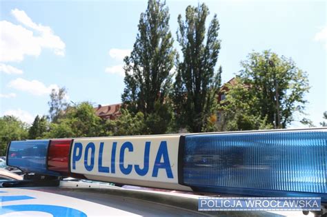 WROCŁAW Zwłoki młodego mężczyzny znalezione przy przystanku
