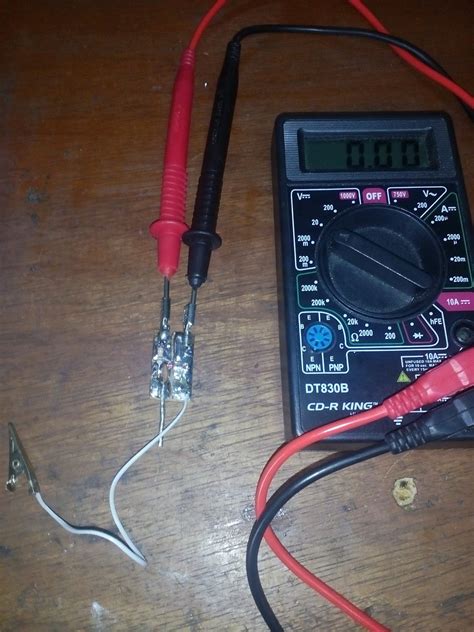 Du1vss D I Y Qrp Rf Voltmeter From Your Junk Box