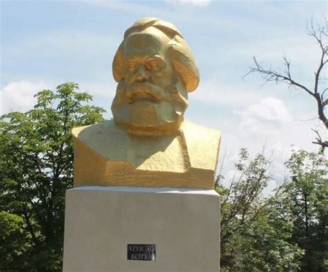 В Одесской области бюст Карла Маркса стал памятником известному ...