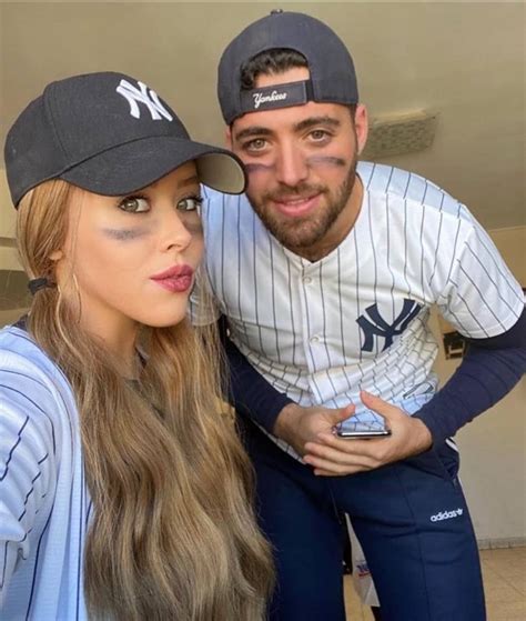 Simcha Spot The Cutest Yankees Couple 😆 Simchaspot