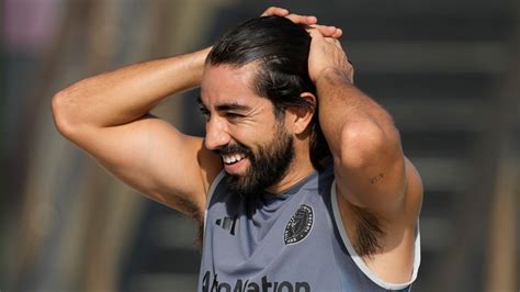 Rodolfo Pizarro está en Atenas para concretar su fichaje por el AEK