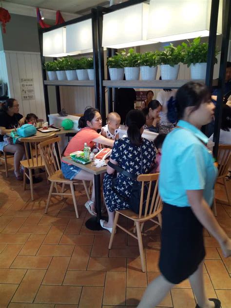 2024肯德基中州一店美食餐厅今天特来尝尝椒麻鸡桶，哈哈 【去哪儿攻略】