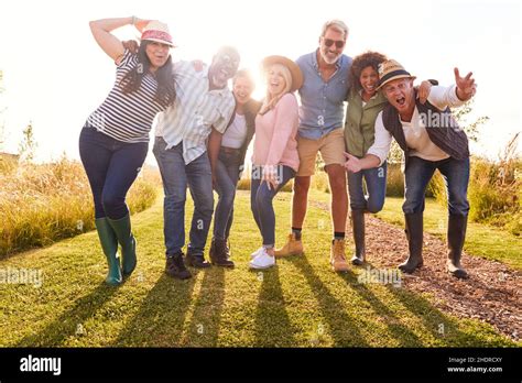 Happy Friends Group Picture Happies Friend Group Pictures Stock