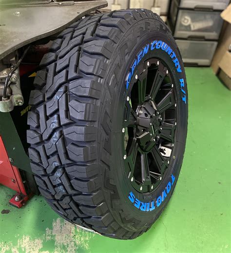 235 70r16 新品 デリカd5 Rav4 Cx5 16インチタイヤホイールセット ホワイトレター T トーヨー オープンカントリー 4本