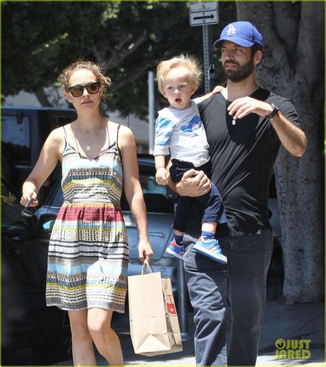 엄마가 된 나탈리 포트만 남편and아들과 함께 해외 연예가 소식 네모판