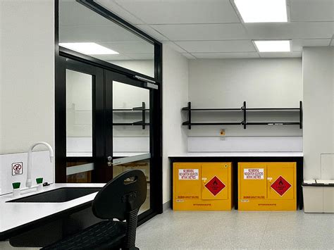 science labs for lease