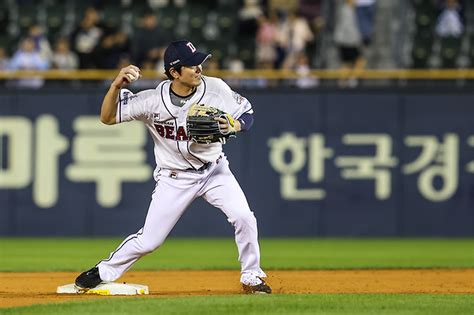 허경민 이적에 김재호 은퇴··· 돌아갈 다리마저 불사른 두산 세대교체 한 방향 전진 택했다