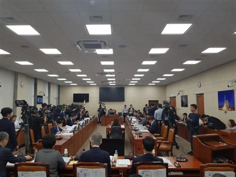 2019 국감 과방위 시작부터 조국 또 조국문미옥 과기정통부 차관 자녀의혹 가세 아주경제