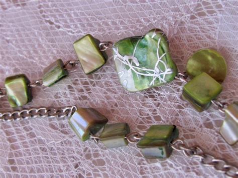 1980s Green Glass Two Strands Necklace Gem