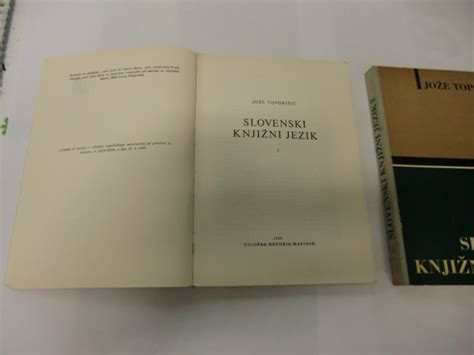 KNJIGE SLOVENSKI KNJIŽNI JEZIK