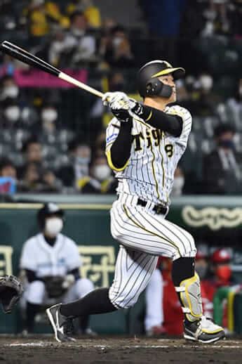 阪神「佐藤輝明」 このまま活躍できるほどプロの世界は甘くないという“根拠” デイリー新潮