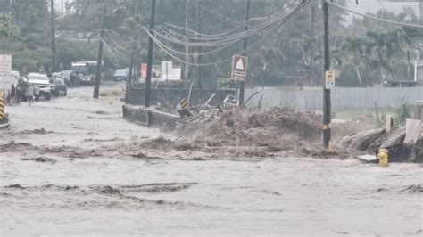 Hawaii Governor Declares Emergency After Heavy Flooding Causes