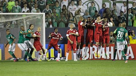Os Gols Mais Bonitos De Falta Palmeiras Youtube