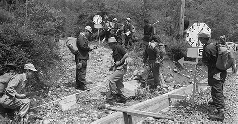 登山靴で蹴り、“精神棒”で腹をえぐる56年前の「農大ワンゲル部死のシゴキ事件」はなぜ起きてしまったのか 登山 Number Web