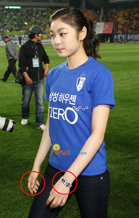 포토엔 김연아 패셔니스타의 필수 아이템 시계와 반지 했어요