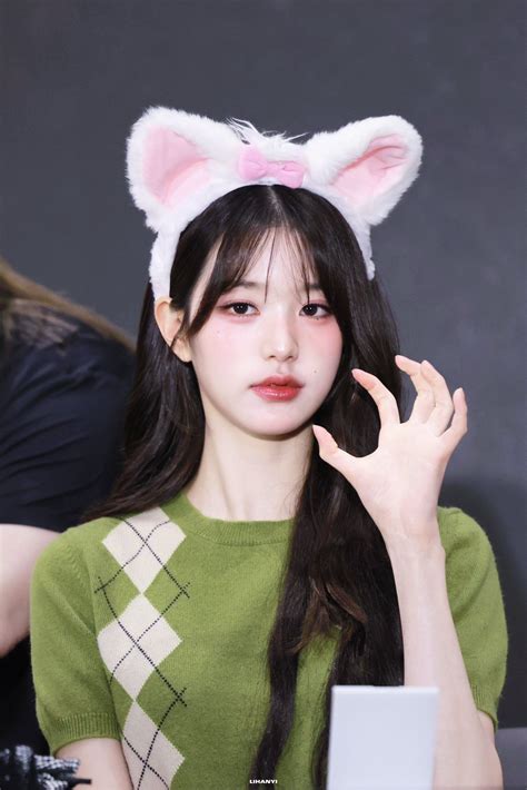 Ghim Của ₊˚ෆ𝒄𝒉𝒂𝒆𝒓𝒊𝒏۶ৎ˚ Trên Wonyoung 🐰🍒 Debut December 2024