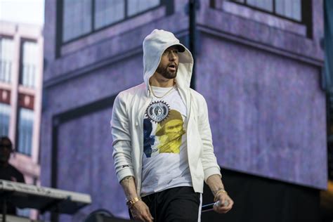 Клип «venom как метафора творчества Шейди Eminem Pro