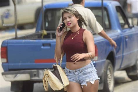 Chicas Súper Sexys Calor Y Mucha Seguridad Lo Mejor Del Derbi