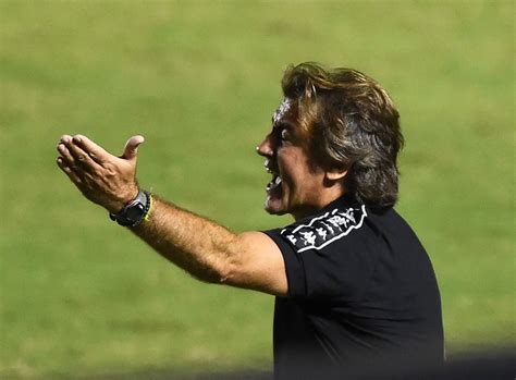 As reações de Ricardo Sá Pinto comandando o Vasco pela 1ª vez SuperVasco