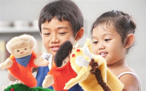 Menino Pode Brincar De Boneca Revista Crescer Huggies Supreme Meninos