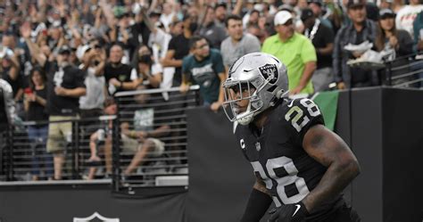 Raiders Josh Jacobs Questionable Vs Seahawks Because Of Hamstring