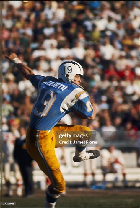 Hall Of Fame Wide Receiver Lance Alworth Of The San Diego Chargers