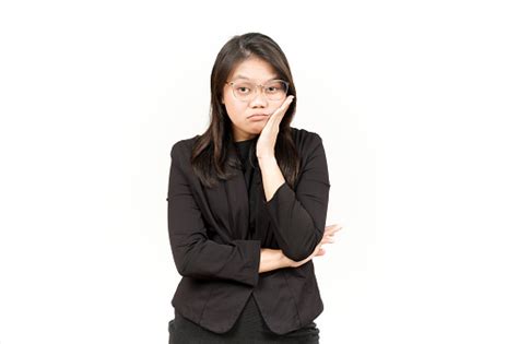 하얀 배경에 고립 된 검은 블레이저를 입은 아름다운 아시아 여성의 지루한 제스처 20 29세에 대한 스톡 사진 및 기타 이미지