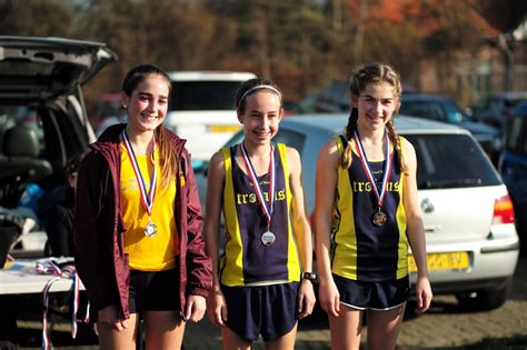 картинки человек девушка озеро мальчик бег Европа высокая средство передвижения Зола