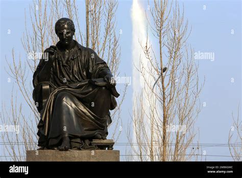 Statue Jean Jacques Rousseau Ile Rousseau Genève Suisse Europe
