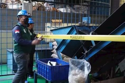 Operasikan Alat Pembakar Sampah Tanpa Izin Pabrik Di Batu Ceper