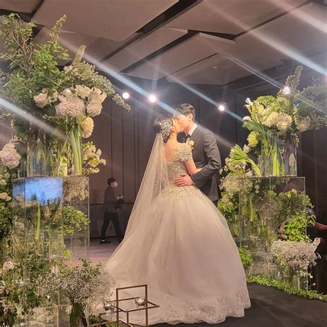 여성의류쇼핑몰 유숙언니딸결혼식지원예쁜신부페어몬트앰배서더서울 호텔 우리집 꽃향기축하합니다 Instagram