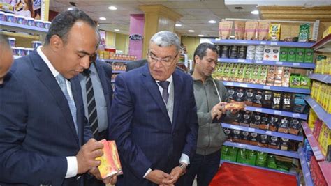 محافظ المنيا يقود حملة مكبرة لضبط الأسعار ومراقبة الاسواق