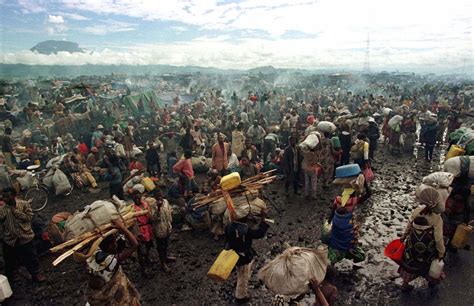 Rwandan Hutu Refugees Flee Rwanda During The Genocide 1996 2062x1400