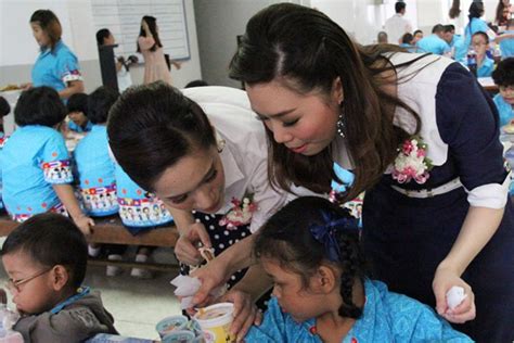 ข่าวช่อง 7 สี ยกขบวนมอบความสุขให้กับน้องๆ ที่โรงเรียนสอนคนตาบอดกรุงเทพ