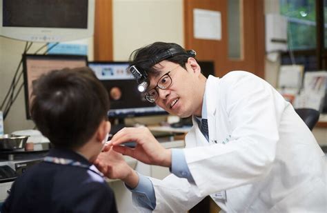 건강365 더위 피하려 물놀이 갔다가 귀눈 질환 걸릴라