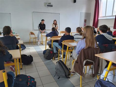 Nico et Lili de la matinale de Contact FM Collège Saint Joseph