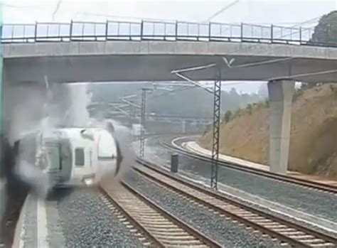Spain Train Crash Video Shows Horrific Derailment Video Huffpost
