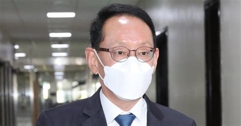 법사위 법안심사제1소위 참석하는 김도읍 의원