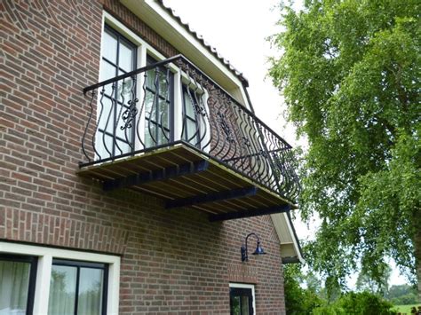Compleet Balkon Met Klassieke Balustrade Cronquels Design Hekwerken