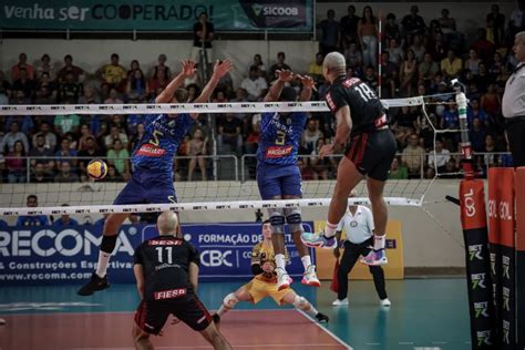 Sesi Esporte Em Novo Tie Break Sesi Bauru Vence Araguari E Leva