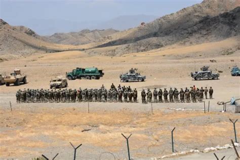 به دنبال تنش‌های مرزی با پاکستان، ارتش افغانستان در امتداد خط دیورند