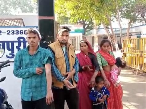 भतीजे की पत्नी मां और भाई बचाने आए तो उन्हें भी पीटा गेहूं की फसल