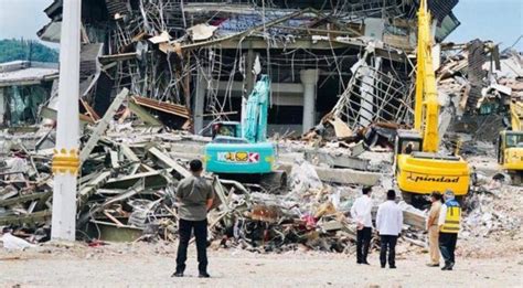 7 Dampak Gempa Bumi Jenis Dan Langkah Mengantisipasinya Gramedia