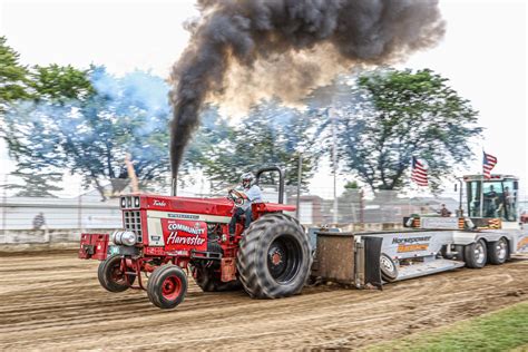 Tractor Pulling