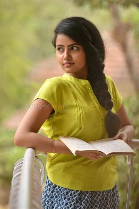 Cute And Bubbly Anupama Parameswaran Photoshoot Stills 04 194041