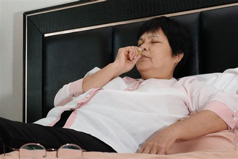 Smelling Salts Purpose Benefits Risks