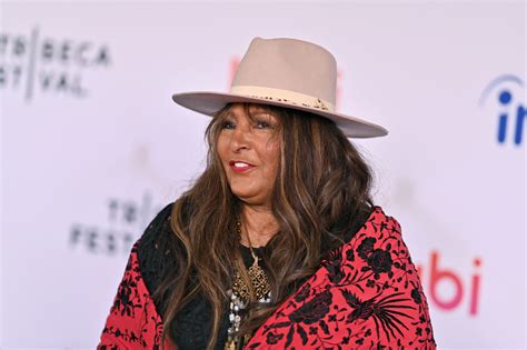 Pam Grier Wants To Make Drake Blush