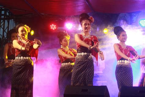 รับแสดงดนตรีอีสาน รับแสดงวงโปงลาง Ennxo