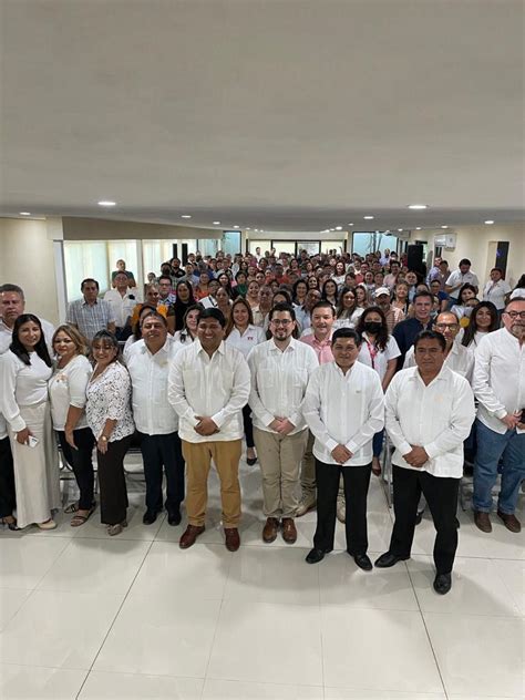 Con gestiones de Rogerio Castro se acerca créditos Infonavit al magisterio yucateco Actual Yucatán