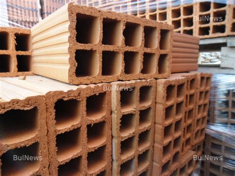 Задигнаха голямо количество тухли от двор на къща